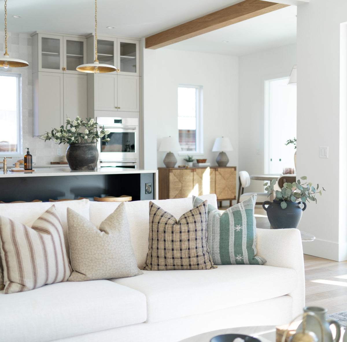 How to Mold Your Space - The Finest Couch Pillow Sets and Throw Pillow ...